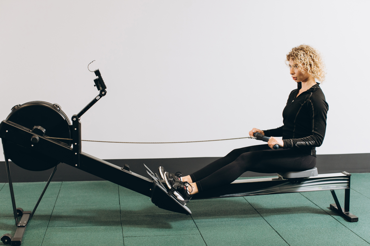 Les bienfaits du rameur : santé cardio, renforcement musculaire ...