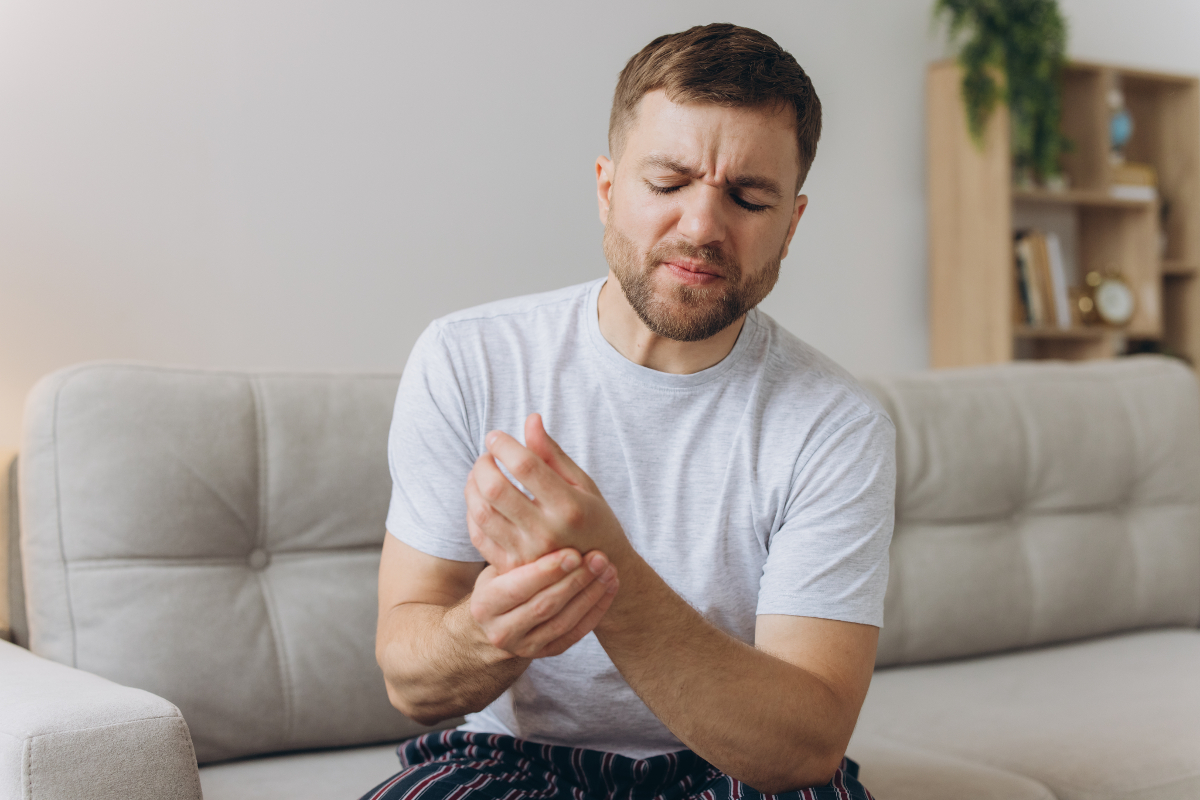 Comment savoir si on a une entorse au doigt après un contact en sport