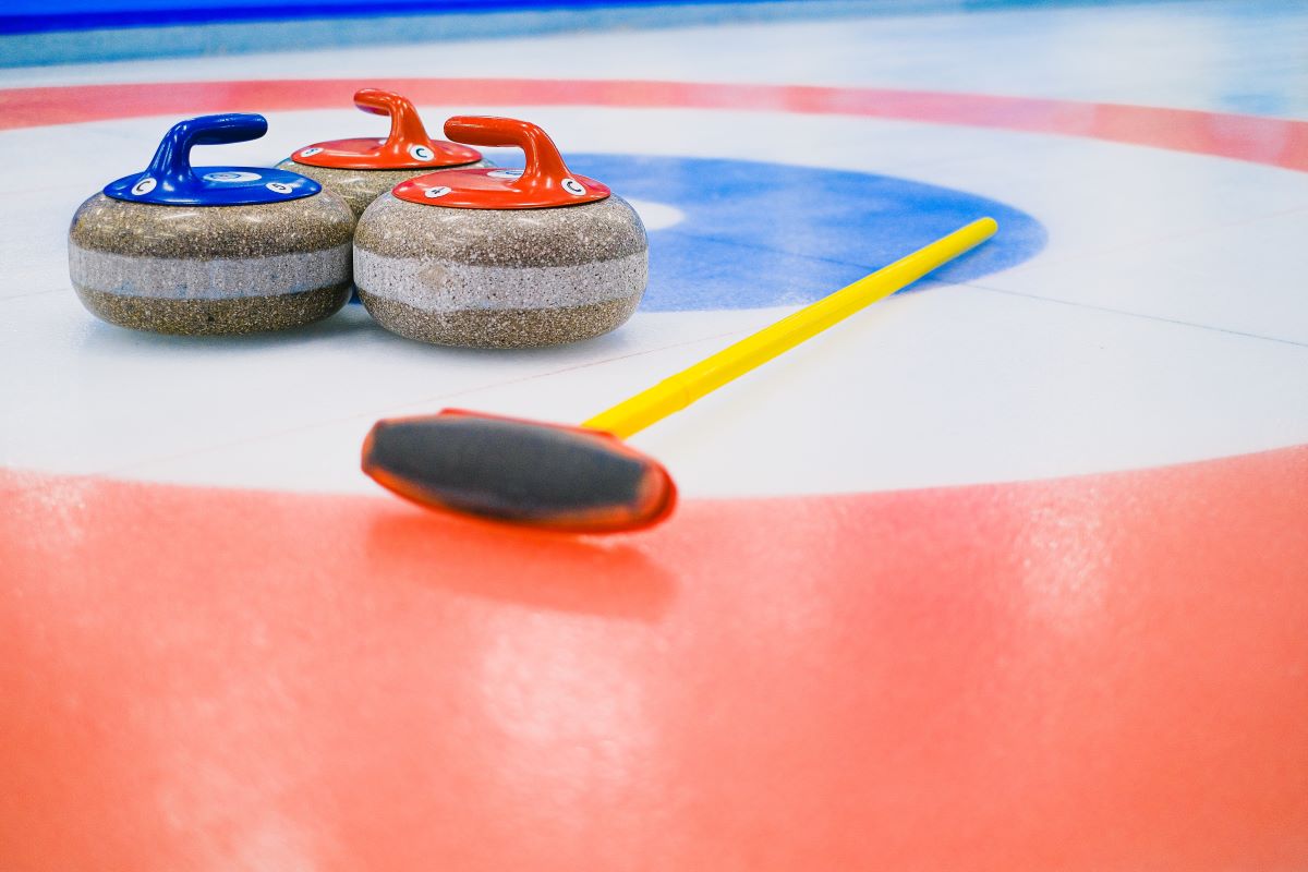 Les règles du curling : balai, pierre, maison ! Comment ça marche